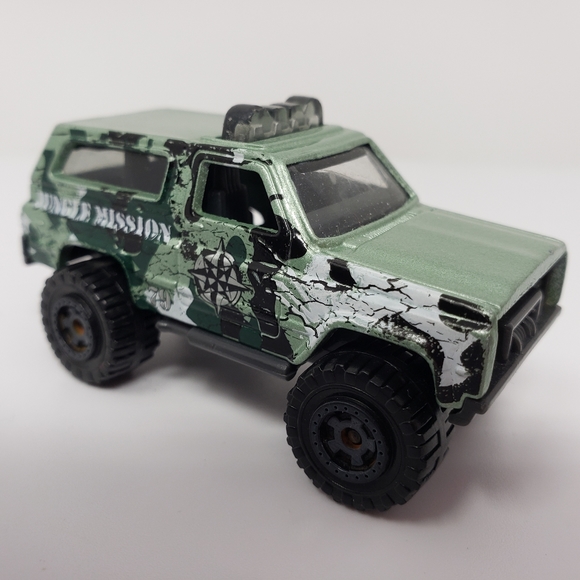 Mattel | Toys | Matchbox Chevy Blazer Jungle Misson 4 X 4 Toy Vehicle ...